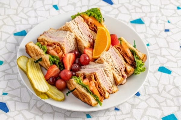 8 Charming Places to Eat and Shop on Balboa Island