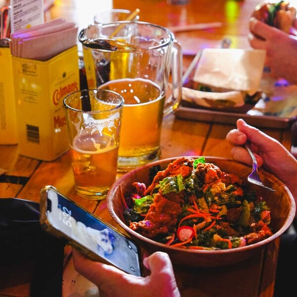 LA Sports Bars : Watch Football match in LA SoFi Stadium