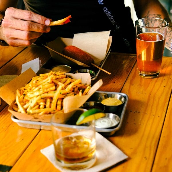 LA Sports Bars : Watch Football match in LA SoFi Stadium