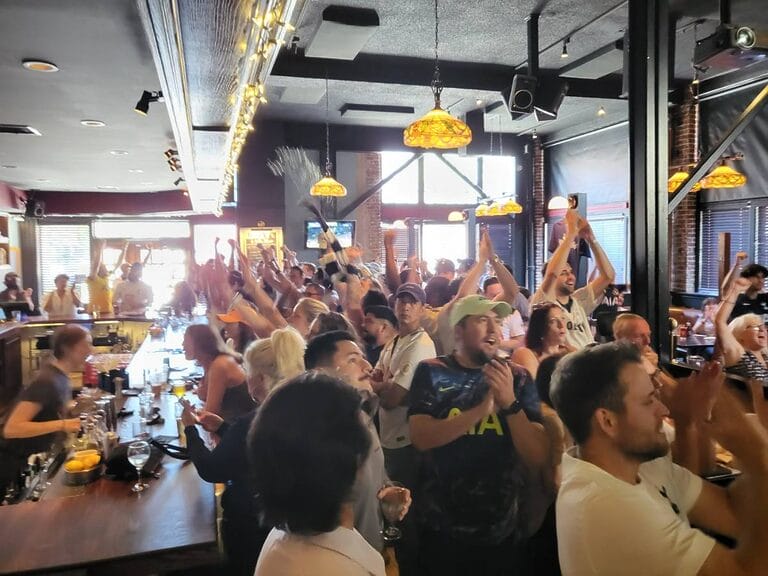 LA Sports Bars : Watch Football match in LA SoFi Stadium