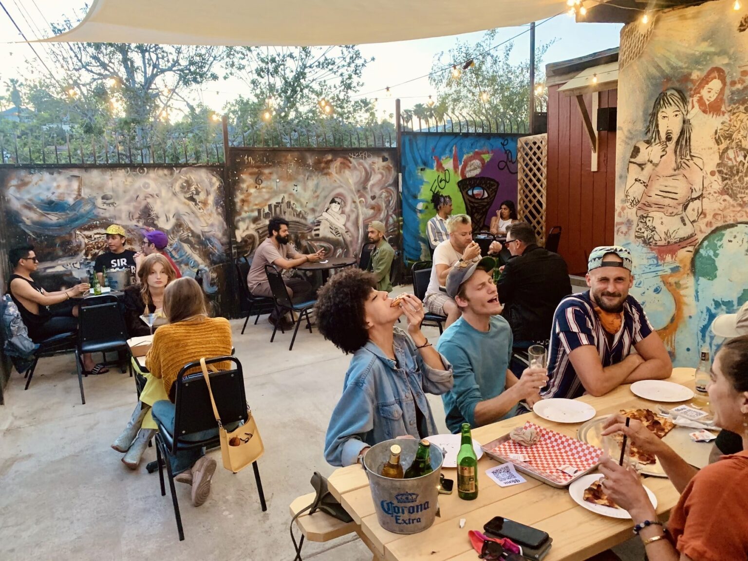 9 Dive Bars in Los Angeles That Don’t Feel Divey