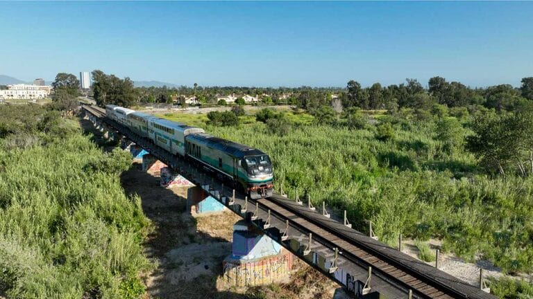 Train Rider’s Guide to Riding the Metrolink in Southern California