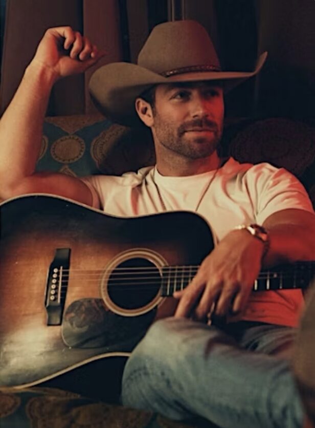 Summer Concert Series at VEA Newport Beach | Teddy Robb · Locale Magazine