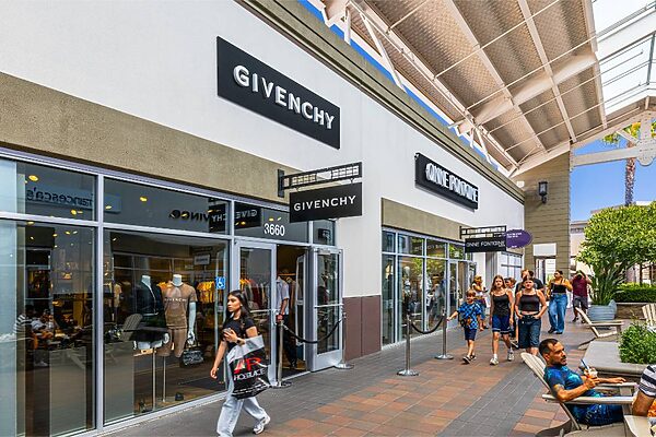 San Francisco Premium Outlets Is Every Fashion Lover’s Dream